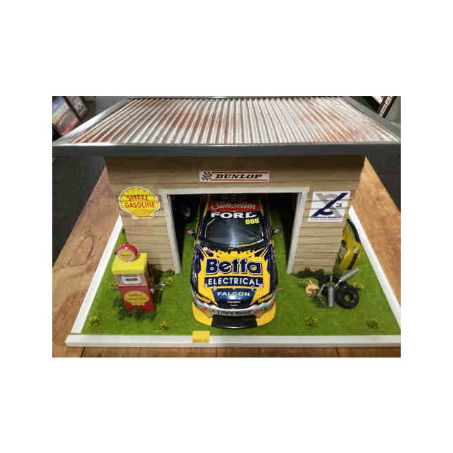1:18 Barn Find Diorama